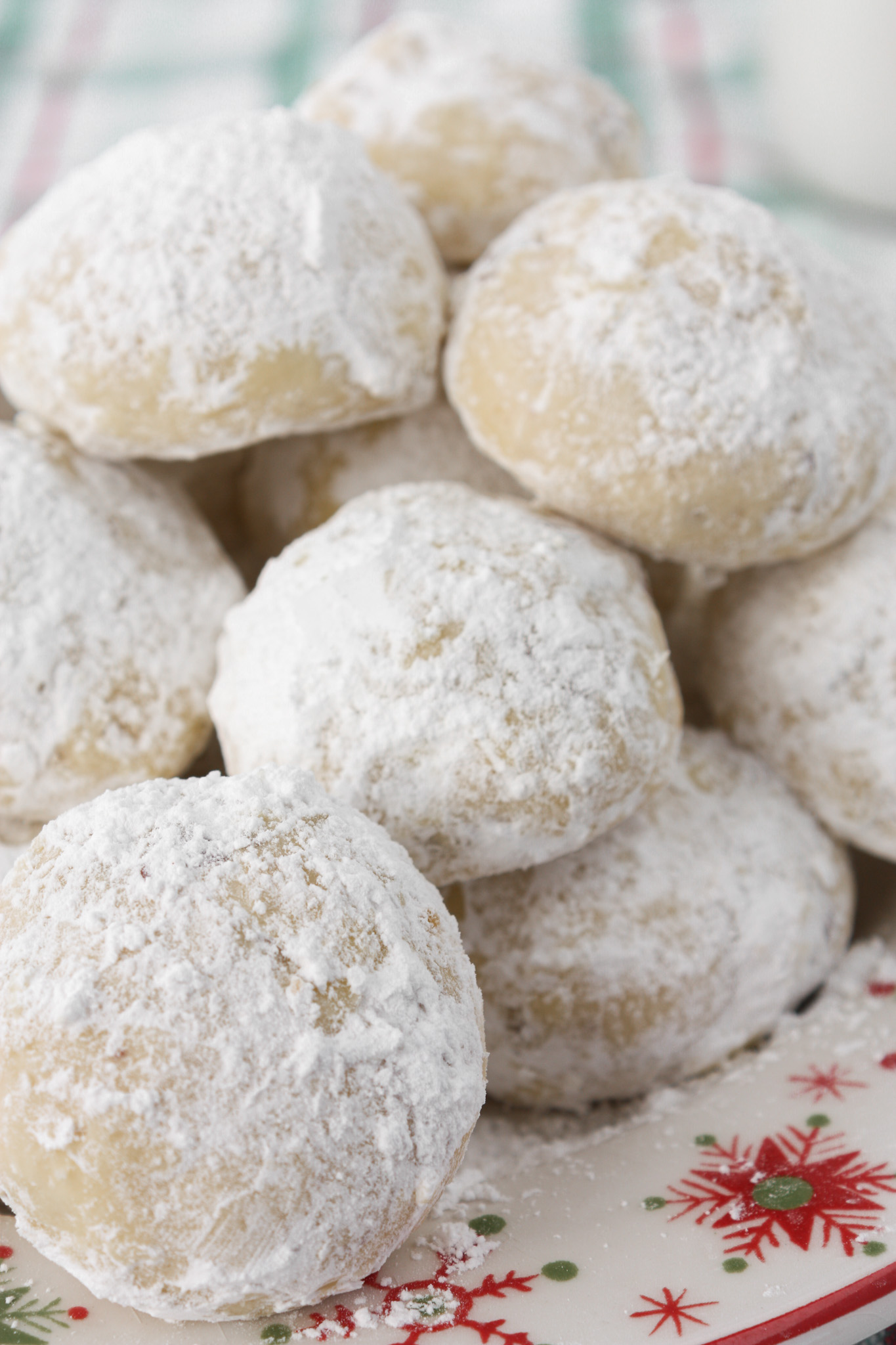 Classic Christmas Snowball Cookies -thetickledtastebud